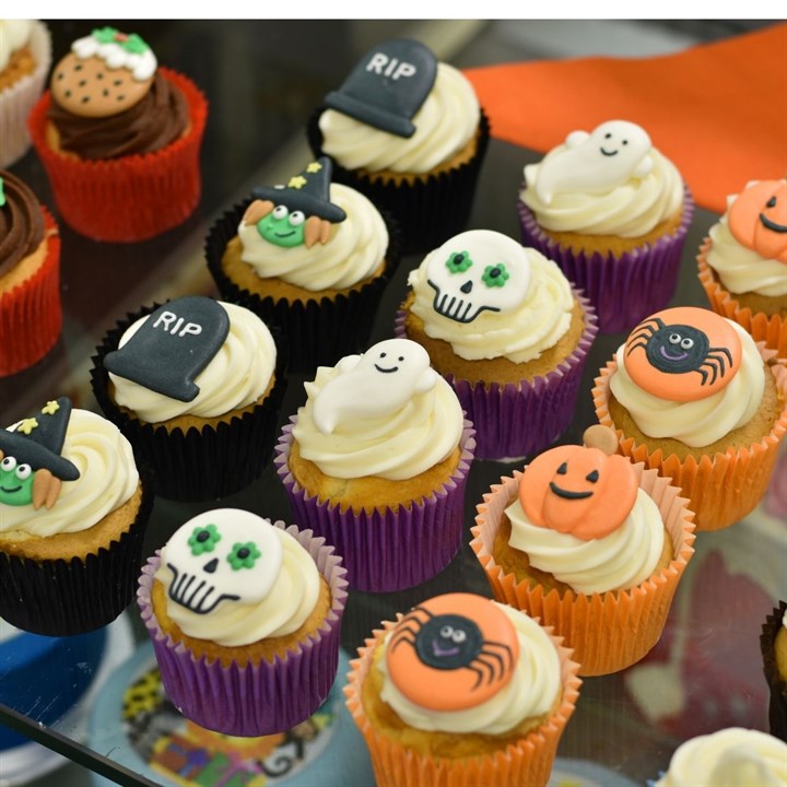 Halloween Collection - Handmade Royal Icing Decorations - 35mm - Bulk ...